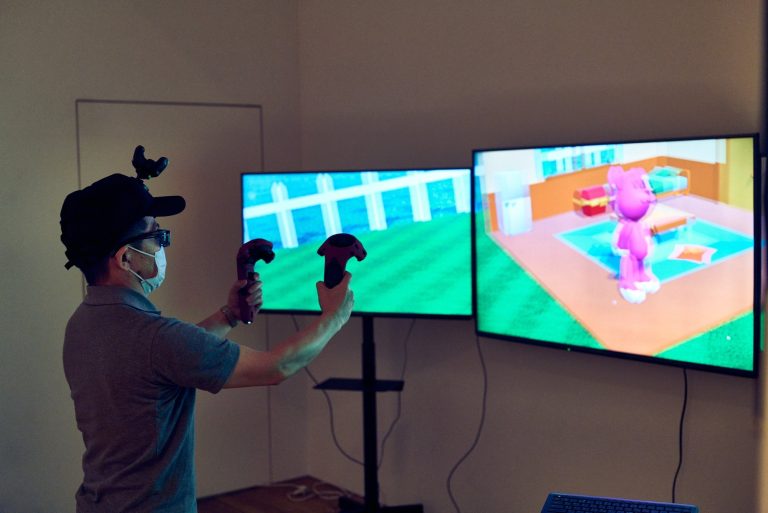 VR体験を“民主化”するPortalgraphとHomemadeCAVEを体験してみた | ユニティ・テクノロジーズ・ジャパン株式会社